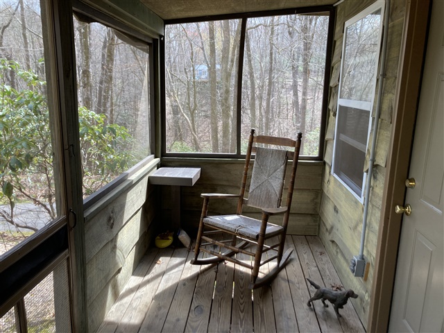 Dogwood Den Cabin Gallery - Brevard, North Carolina